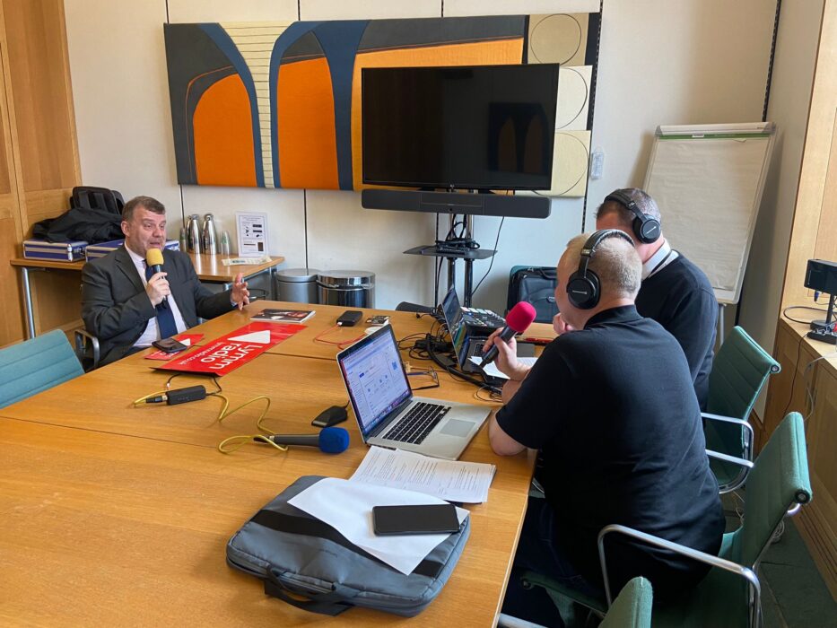Andy Carter MP welcomes Lymm Radio to Parliament – RadioToday
