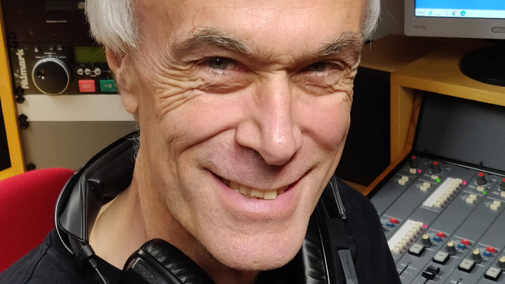 Former pirates take a trip on the Waverly Paddle Steamer – RadioToday